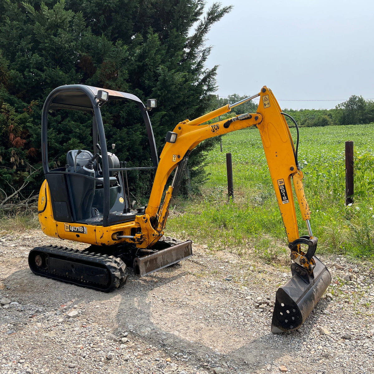 MINI PELLE JCB 8018 – HYDROMAT
